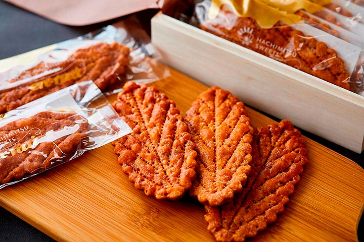 Hachimitsu Sweets Ripe Honey Leaf Pie 12 pcs (in wooden box)(Osaka ...